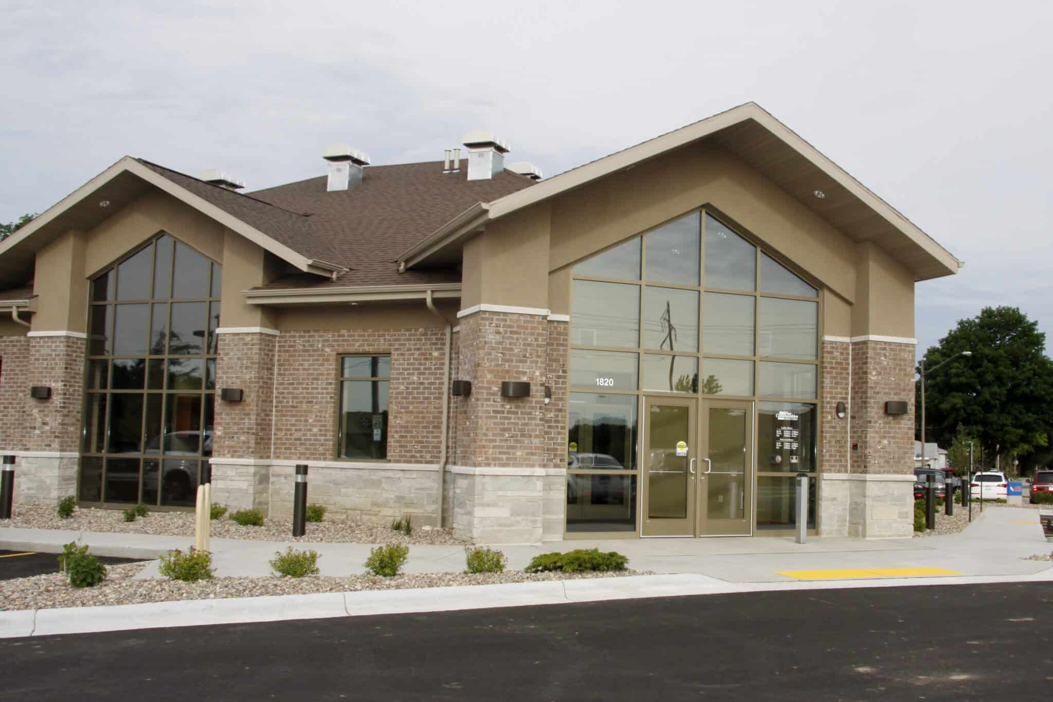 Fox Communities Credit Union - East Green Bay - Smet Construction
